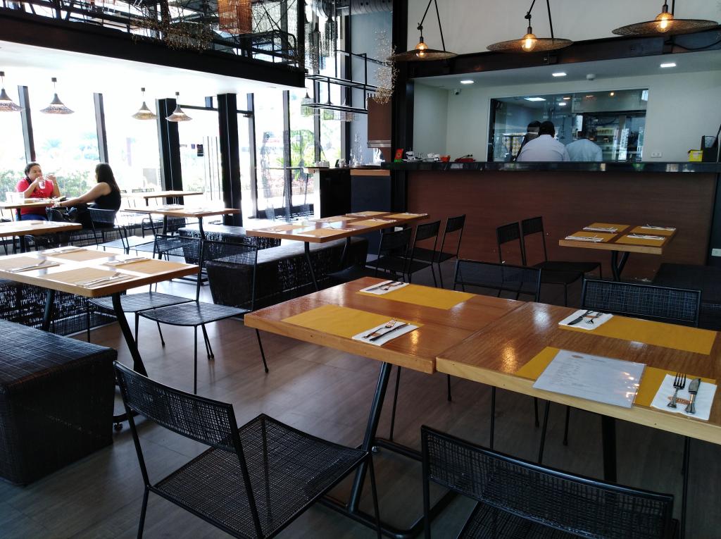 Metro Cafe, Met Live Mall, EDSA Corner Macapagal Boulevard, Mall of ...