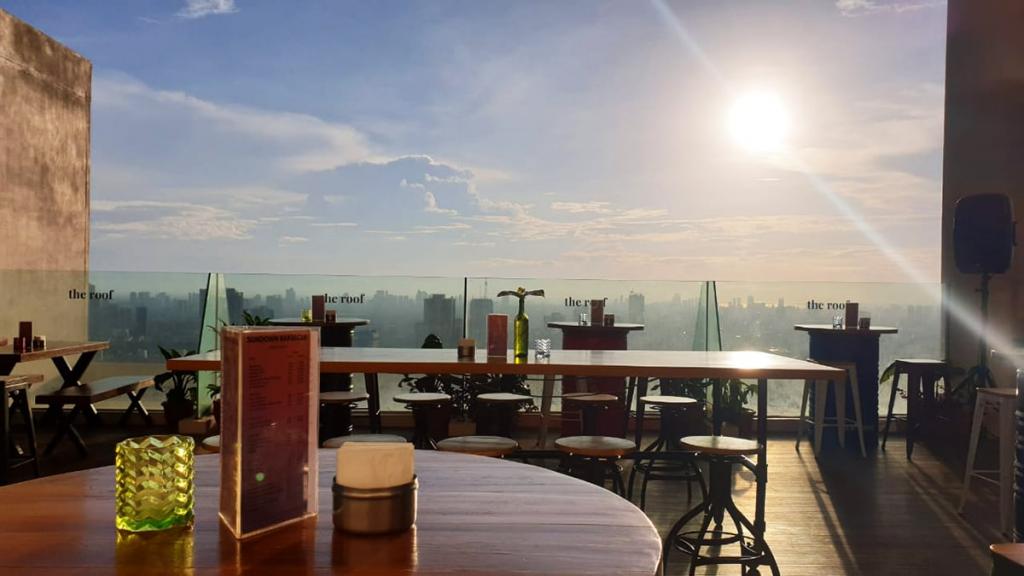 The Roof at Joy Nostalg, Penthouse, Joy~Nostalg Hotel & Suites Manila ...